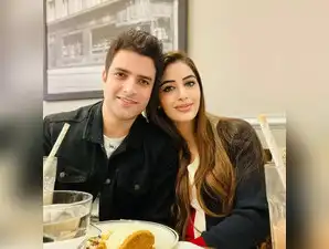 ias: IAS Athar Aamir writes special message for his wife Mehreen Qazi ...