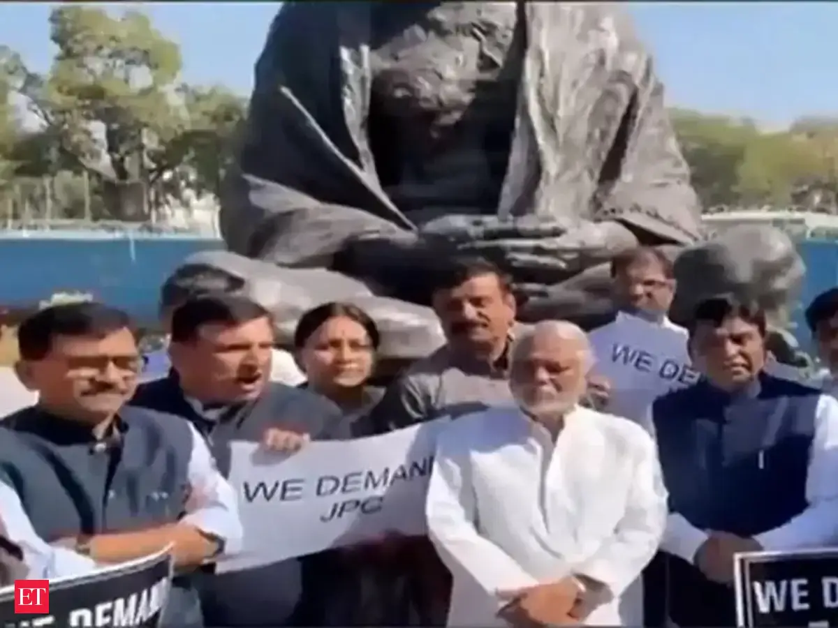 Mp protest: Budget session: Opposition MPs hold protest at Gandhi ...