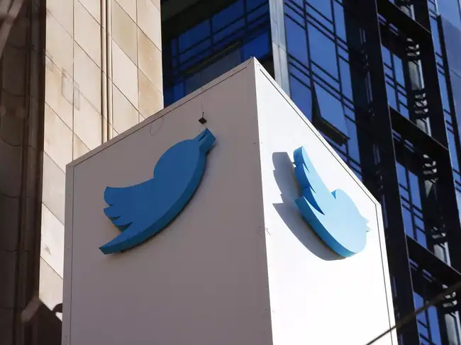 Twitter: Twitter scrambles to fix meltdown as many unable to tweet ...