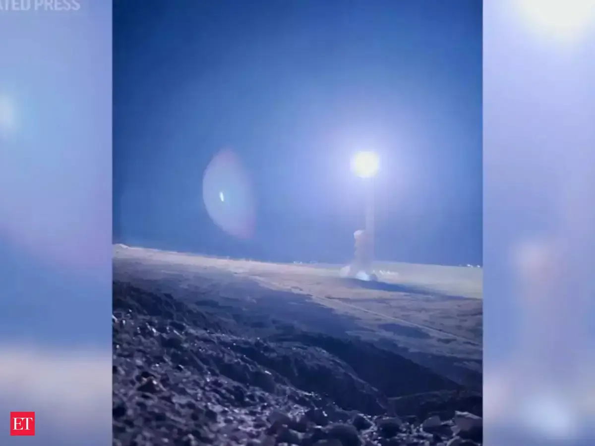 Intercontinental Ballistic Missile: Watch: US military test launches ...