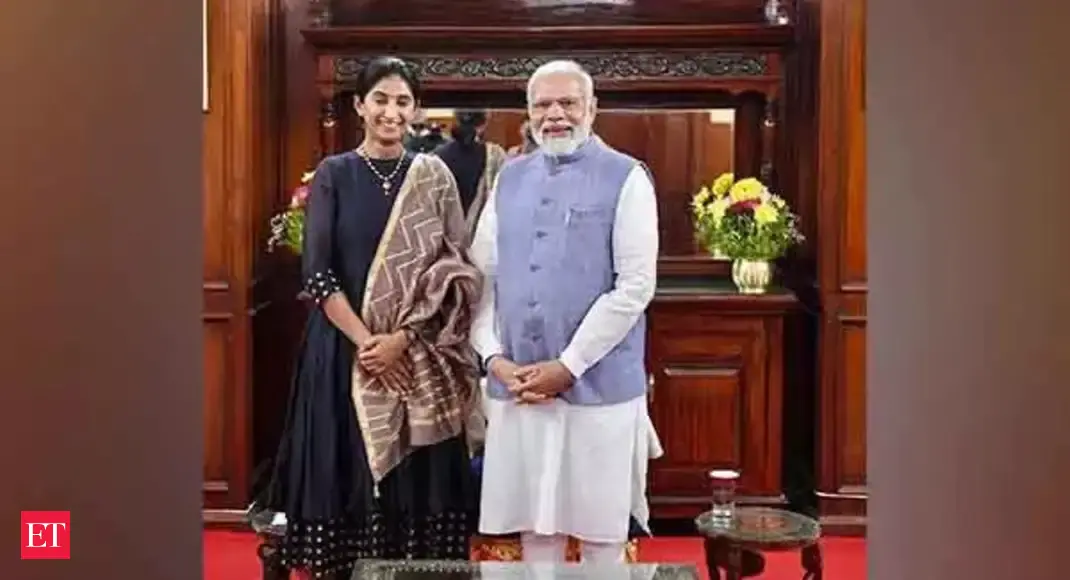 Shraddha Jain: Comedian Shraddha Jain meets Narendra Modi, PM's first ...