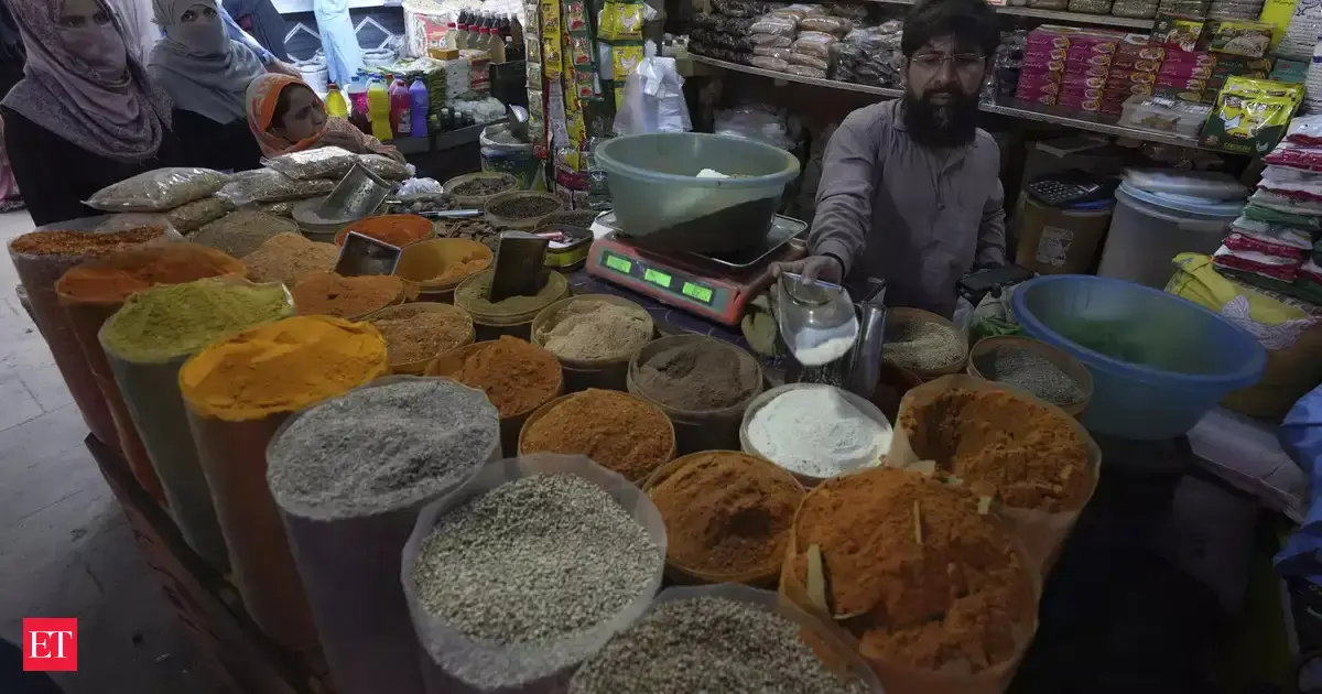 Pakistan Inflation: Inflation in Pakistan could average 33% in H1 2023 ...