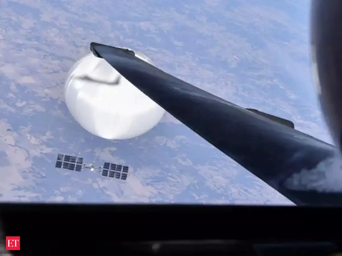 Us Spy pilot: Watch: US spy plane pilot takes selfie with China balloon ...