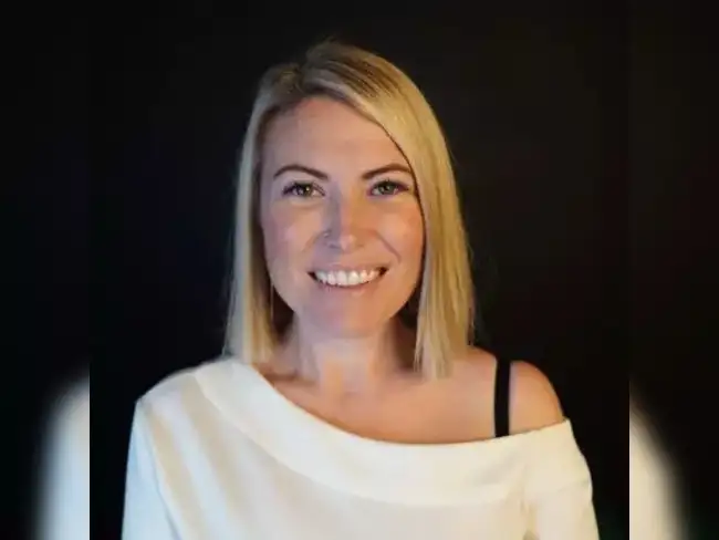 esther crawford twitter: Twitter’s product head Esther Crawford fired ...