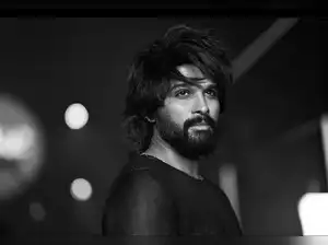 Allu Arjun Dance: Allu Arjun's electrifying dance moves with DJ Martin ...