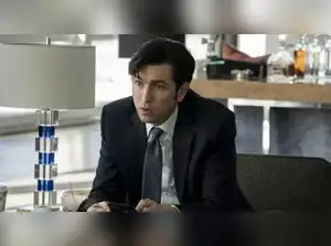 Nicholas Braun: Succession Season 4: Know about Nicholas Braun who ...