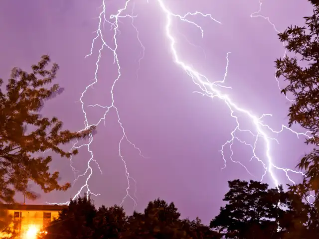 Delhi rains: Outdoors during thunderstorm? Smart ways to protect ...