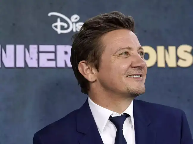 Hollywood star Jeremy Renner visits hospital staff who 'saved' his life ...