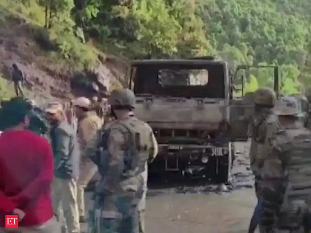 indian army: J&K: 5 Jawans dead after Army vehicle catches fire; Indian ...