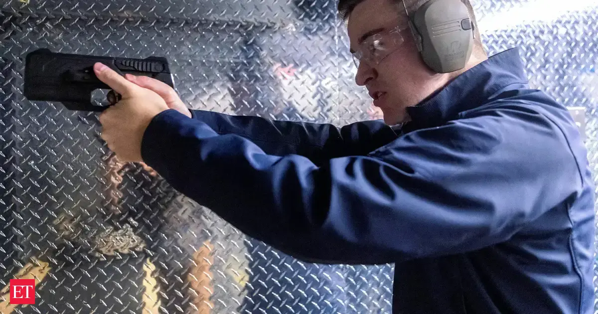 smart gun facial recognition: Smart gun operating on facial recognition ...