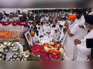 Prakash Singh Badal last respects: PM Modi pays last respects to former Punjab CM Parkash Singh ...