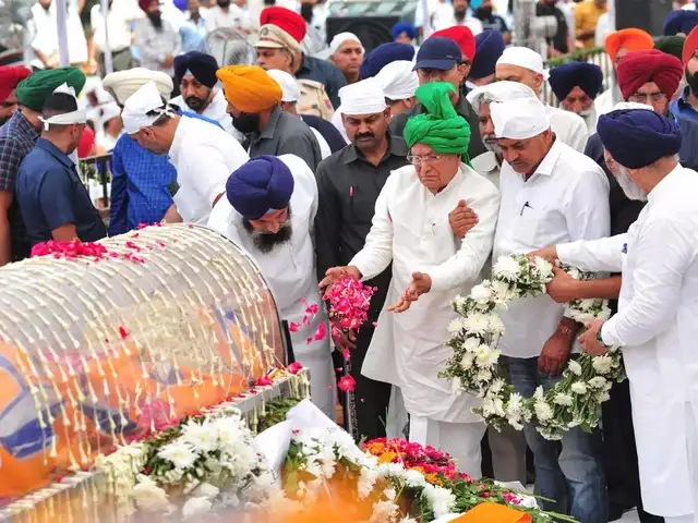 Parkash Singh Badal Tributes: Parkash Singh Badal's last journey: PM ...
