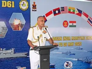 R Hari Kumar: Indian Navy chief Admiral Hari Kumar calls on Singapore's ...