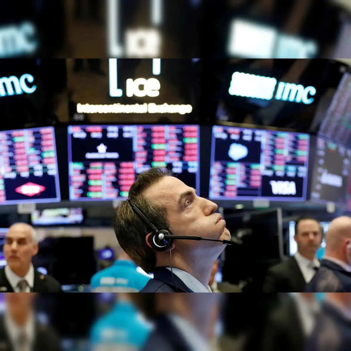 Nasdaq Stock Stock Market Today: Wall Street Drifts Lower As Momentum