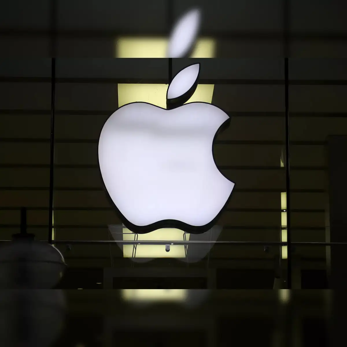 Apple Start Logo Apple AI Launch: Apple Poised To Launch Its Late
