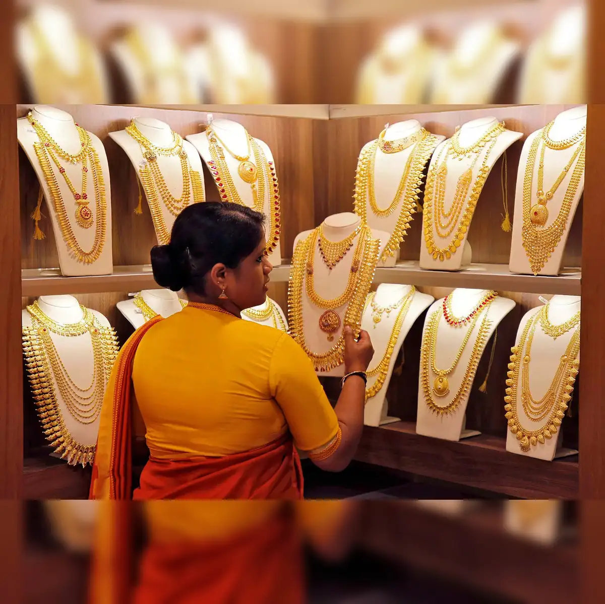 Jewellery shopping store