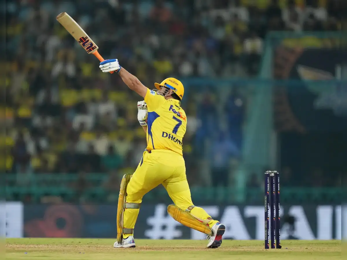 dhoni bowling record