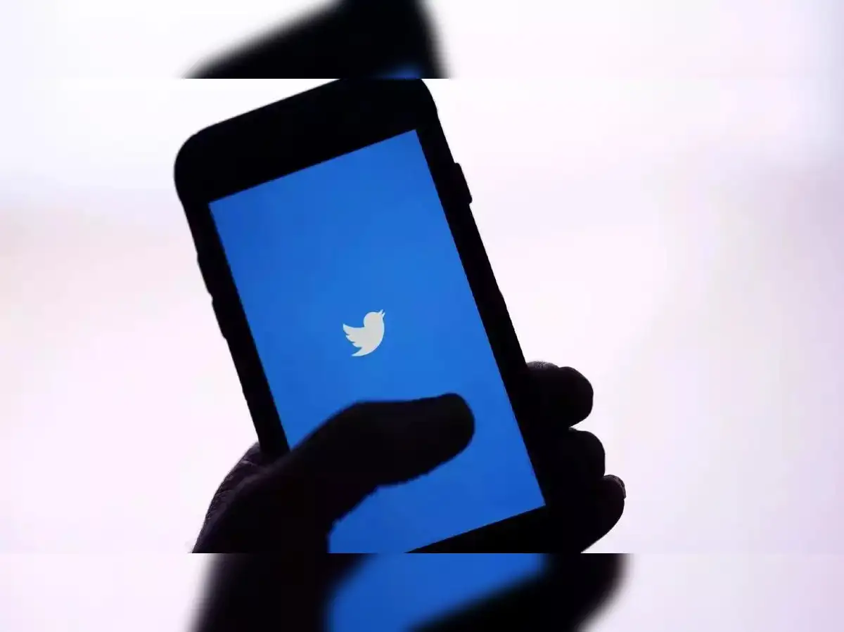 twitter new feature: Twitter testing feature to add multiple media ...