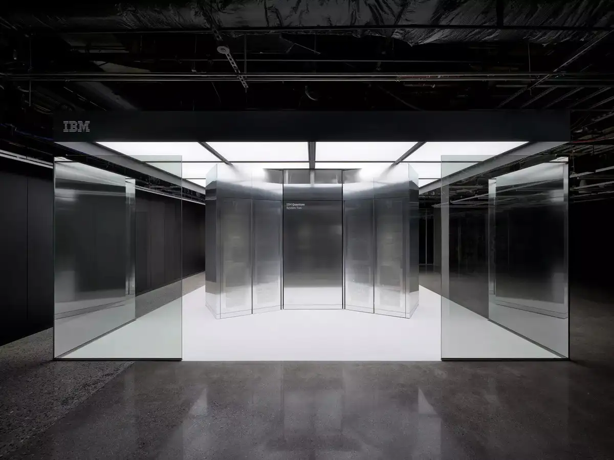 ibm new quantum computing chip: IBM shows new quantum computing chip ...