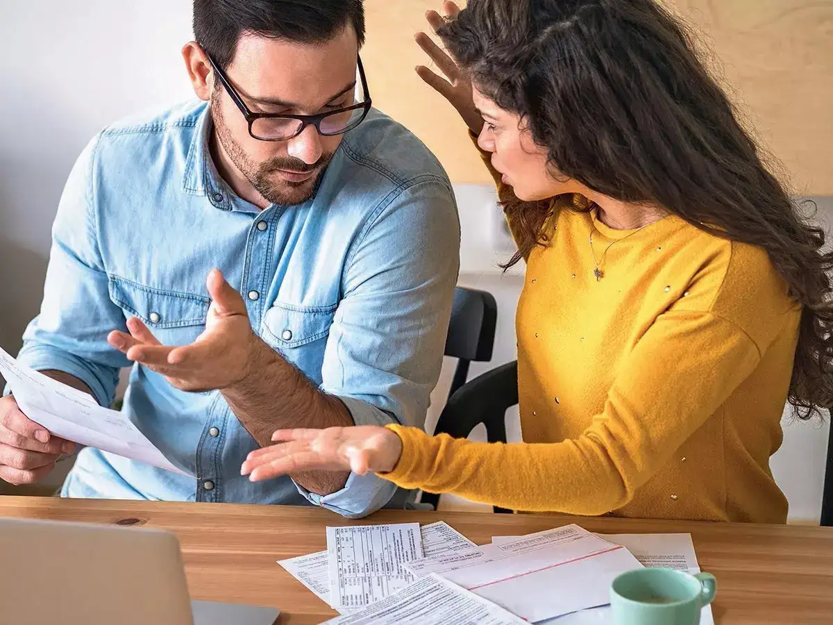 How young couples can resolve household money issues - The Economic Times
