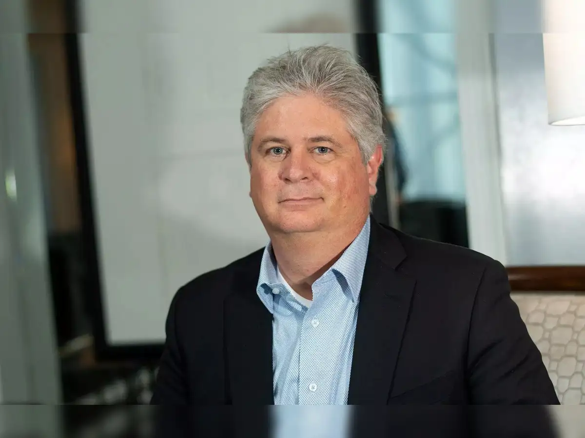 apple: Apple and Amazon 'committed' to big screen, says theaters boss ...