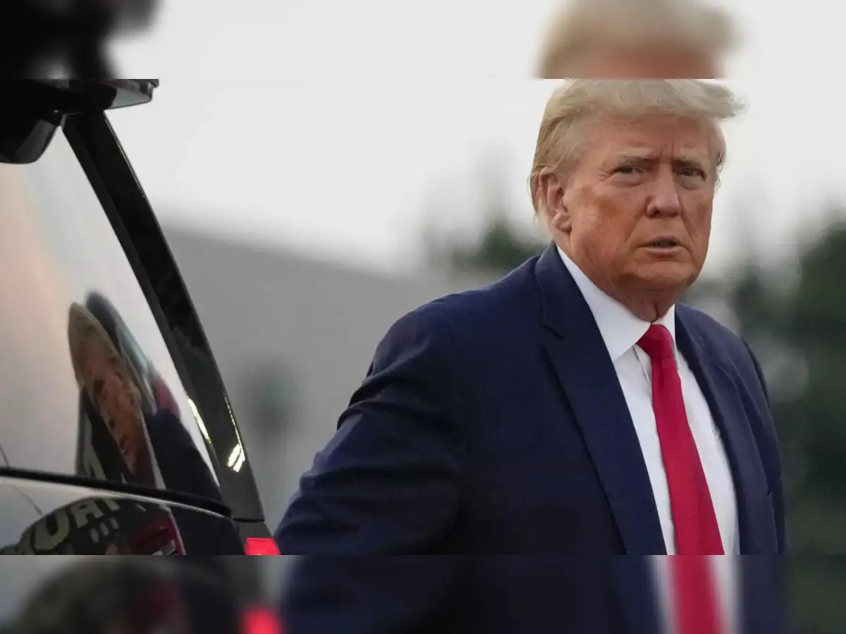 Donald Trump: AI-generated song mocking Trump's latest arrest tops ...