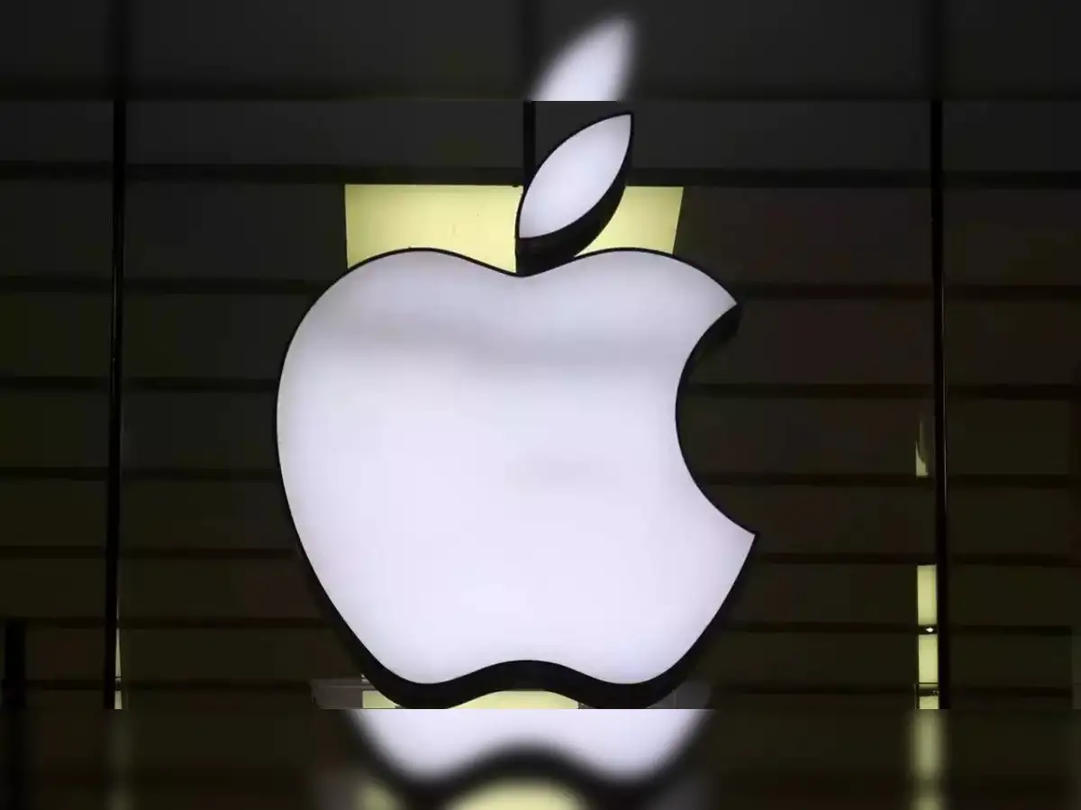 apple stock: Apple ticks lower after warning of dull holiday quarter ...