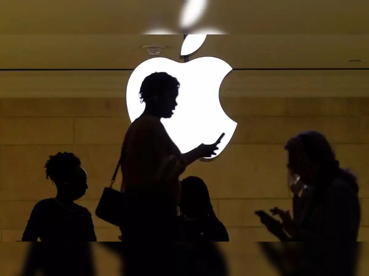 Apple Pay: Apple offers to let rivals access tap-and-go tech in EU ...