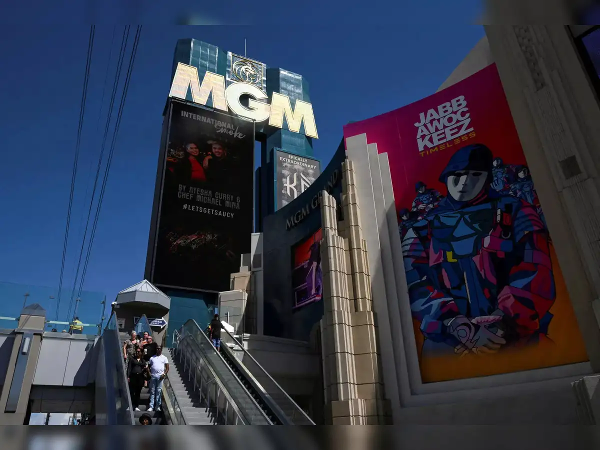 mgm: Cyberattack at MGM Resorts expected to cost casino giant $100 ...