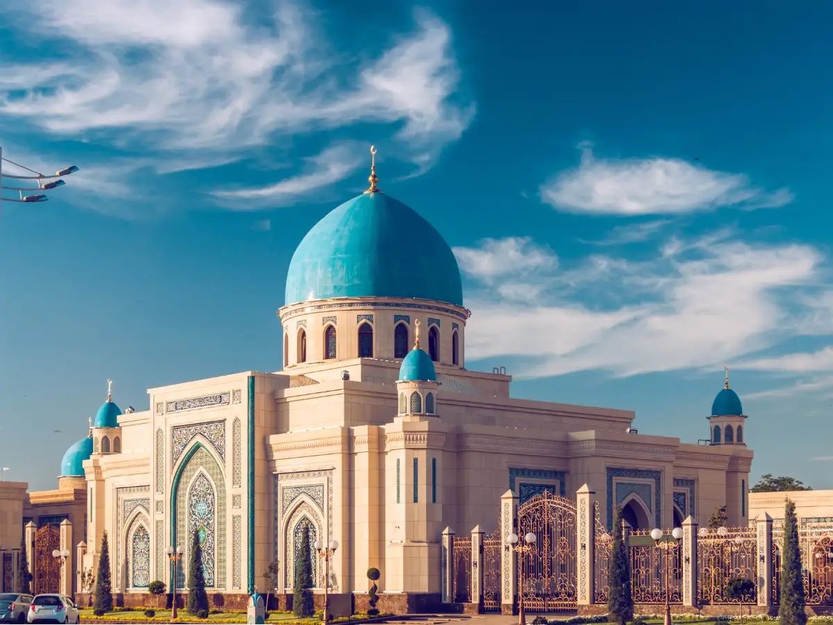 Etihad, Uzbekistan Airways sign codeshare deal to connect eight Uzbek ...