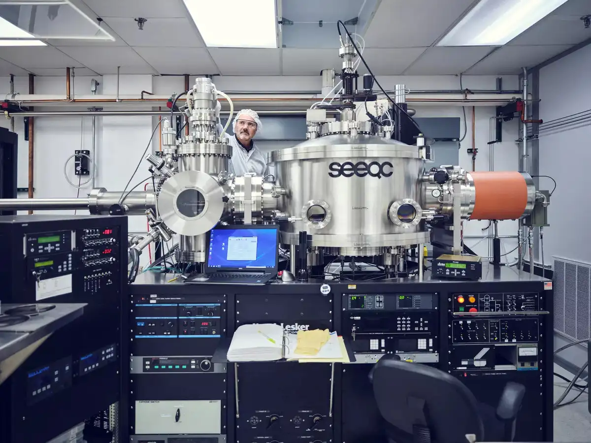 SEEQC: Quantum computer startup SEEQC unveils digital chip that ...