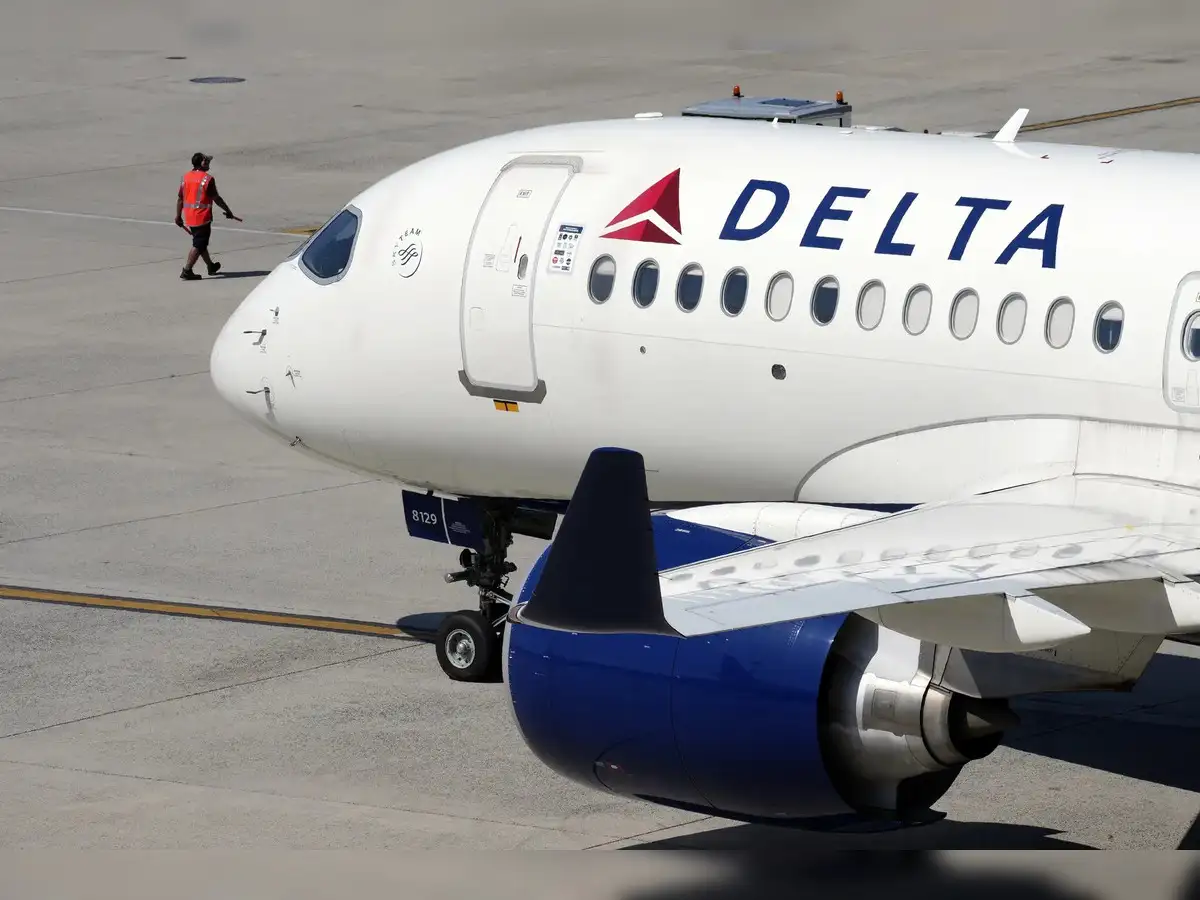 Delta Air Lines: Delta CEO says airline is facing $500 million in costs ...