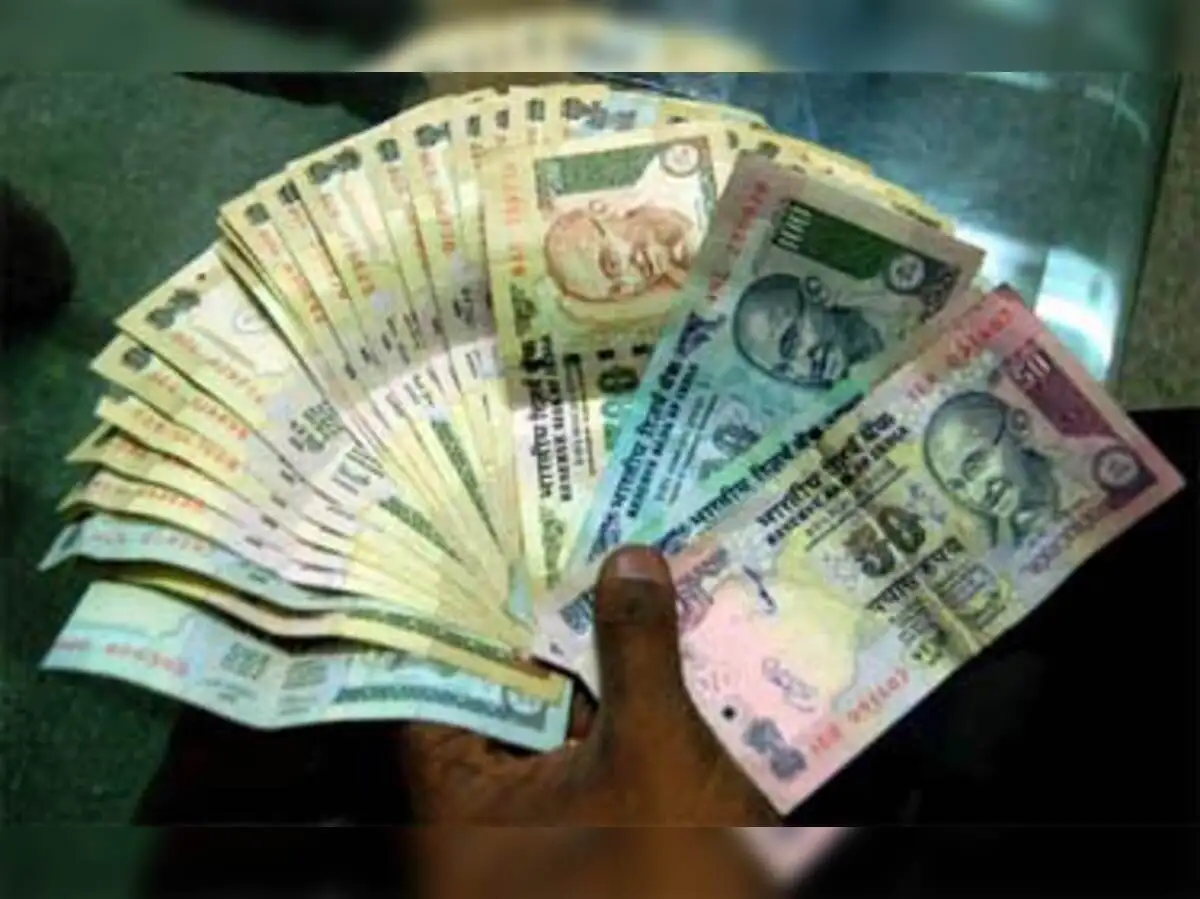 How the falling Indian rupee can help NRIs - The Economic Times
