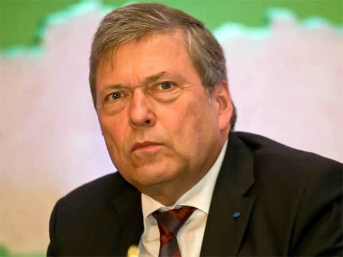 Guenter Butschek: Bring your experience but decisions have to be taken ...