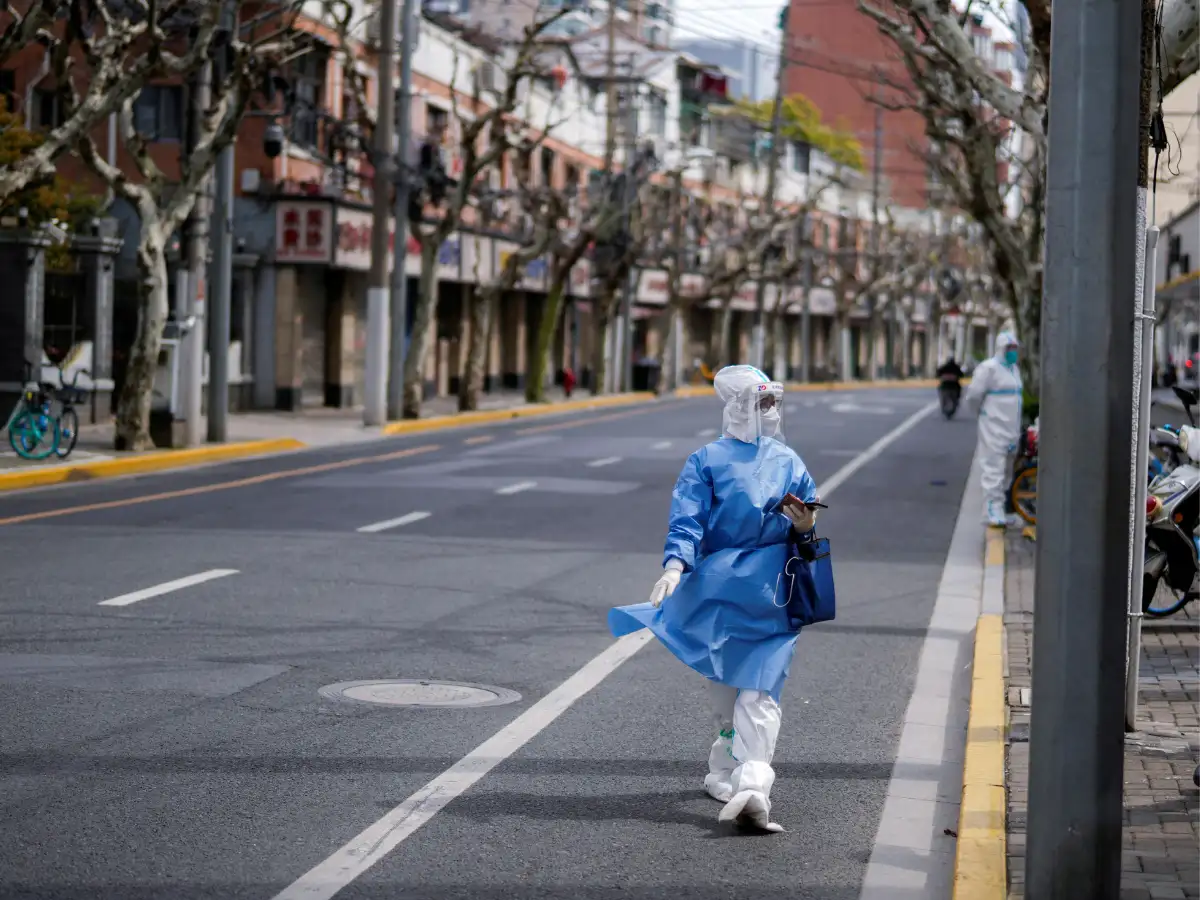 China covid quarantine: China considers reducing COVID quarantine for ...