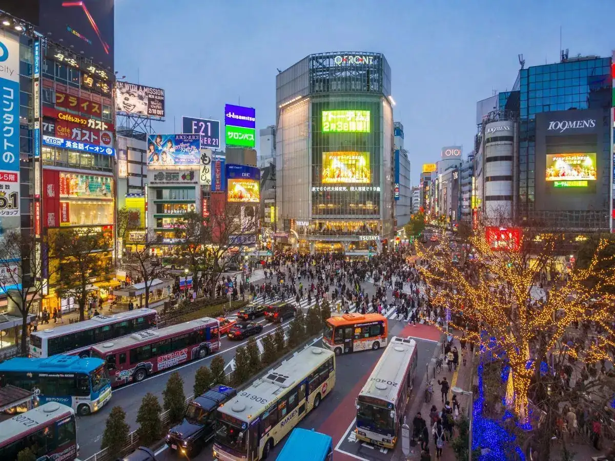 Tourists in Tokyo could now be fined for throwing trash on streets ...