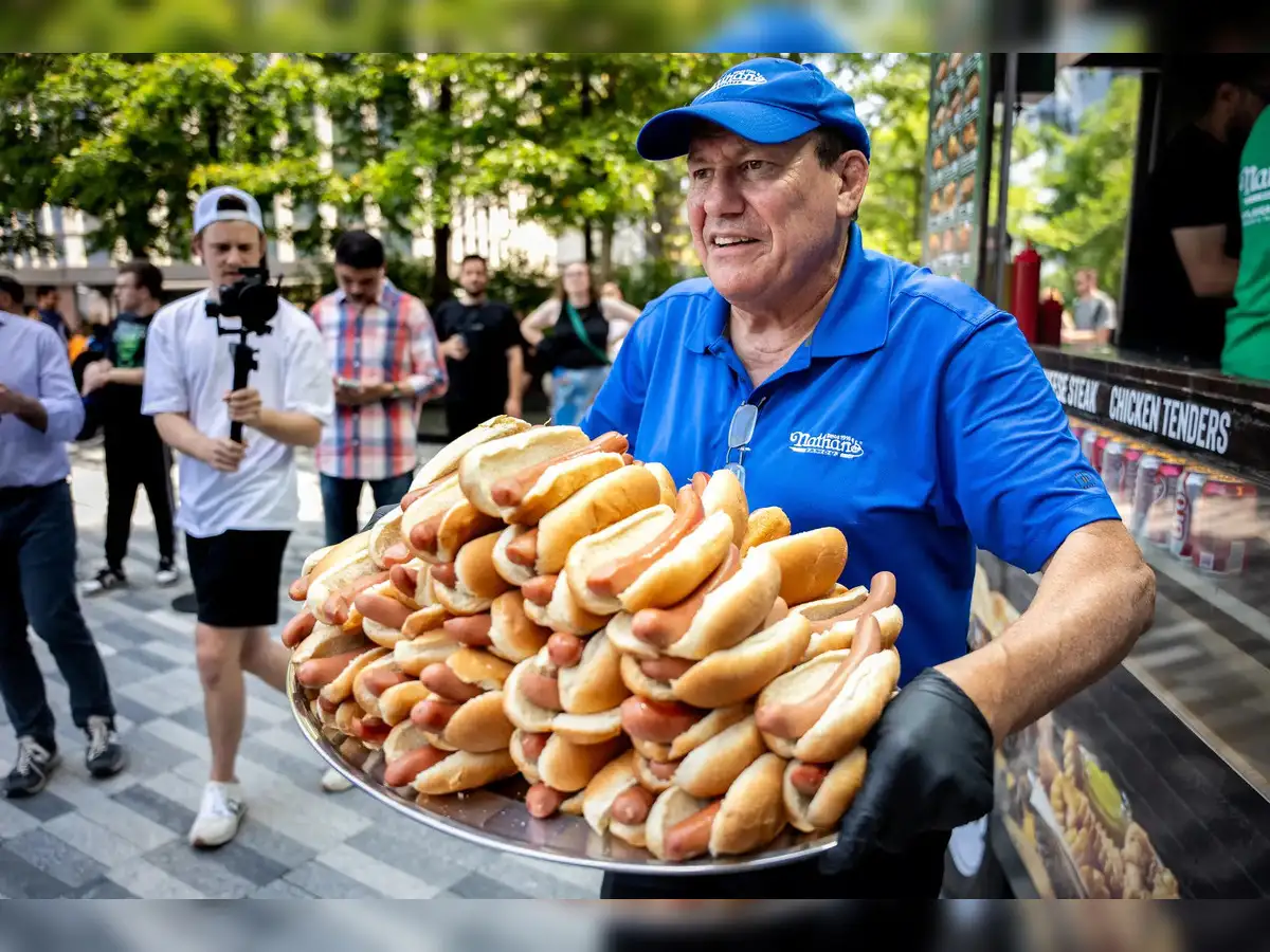 Hot Dog Eating Contest 2025