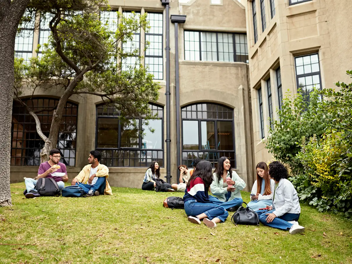Go beyond campus to ensure a job or internship; How to facing campus ...