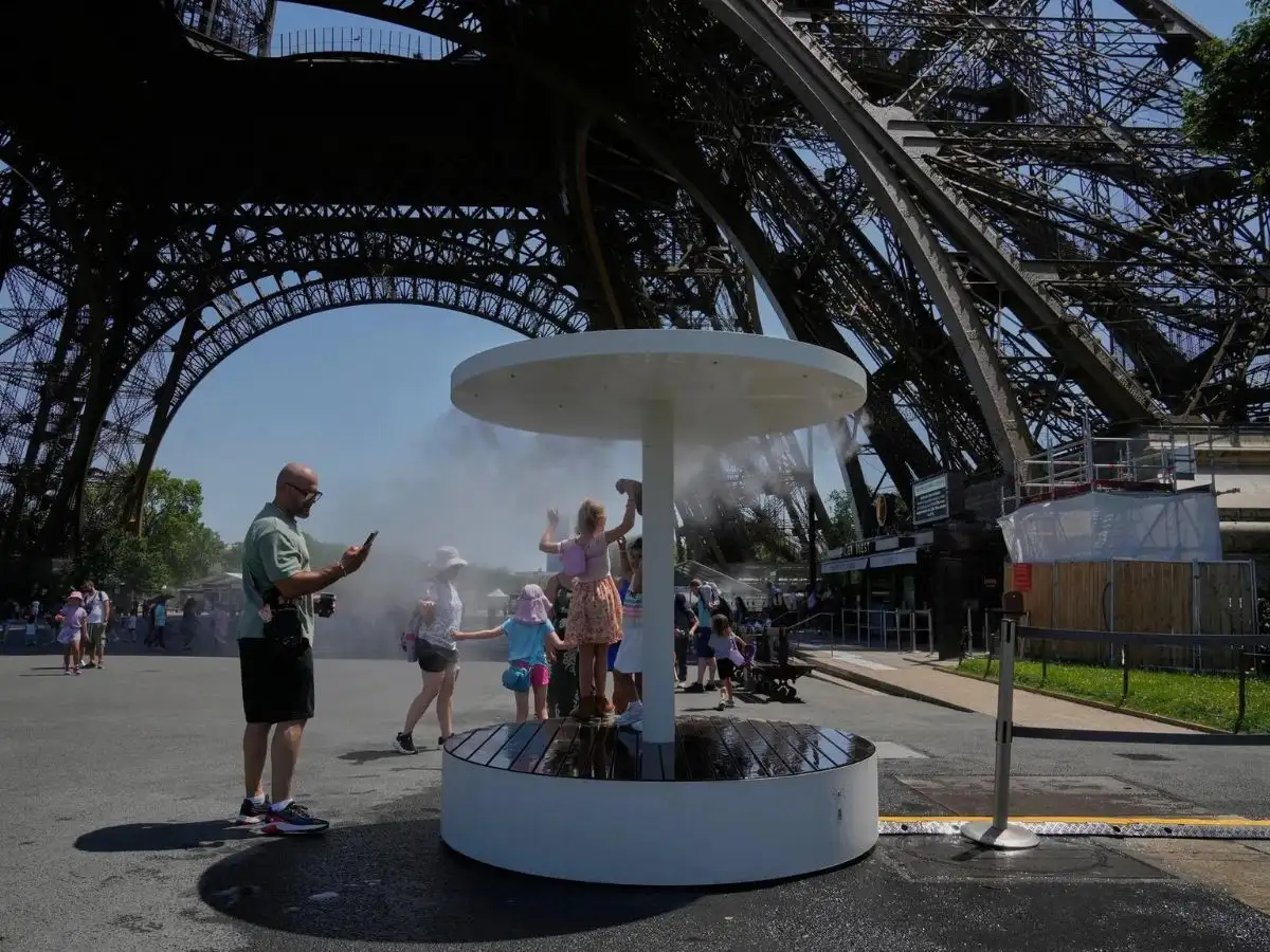 France braces for a week of punishing heat as red alerts spread - The ...