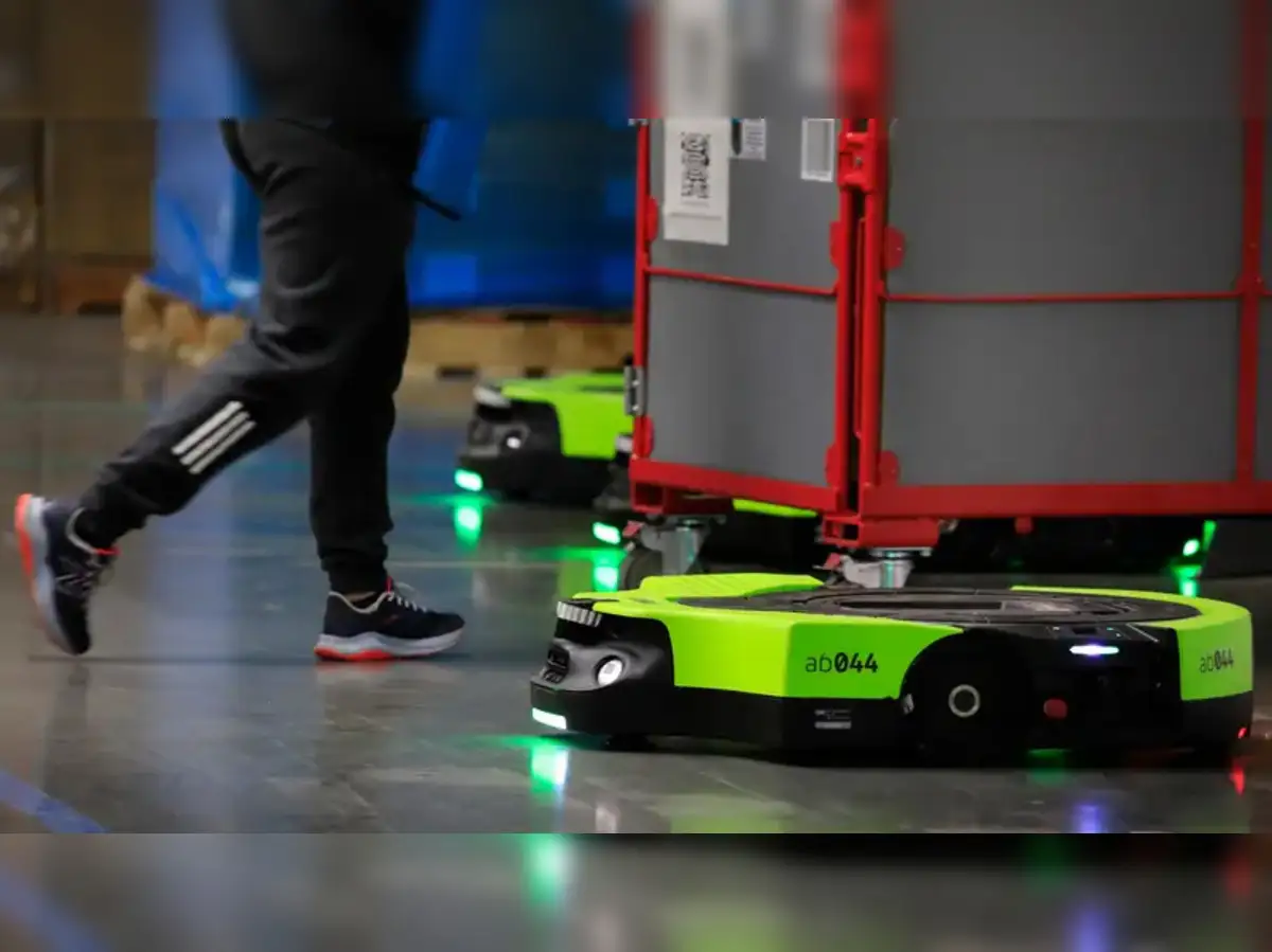 Amazon unveils upgraded autonomous robot Proteus, expands Amazon Now in ...