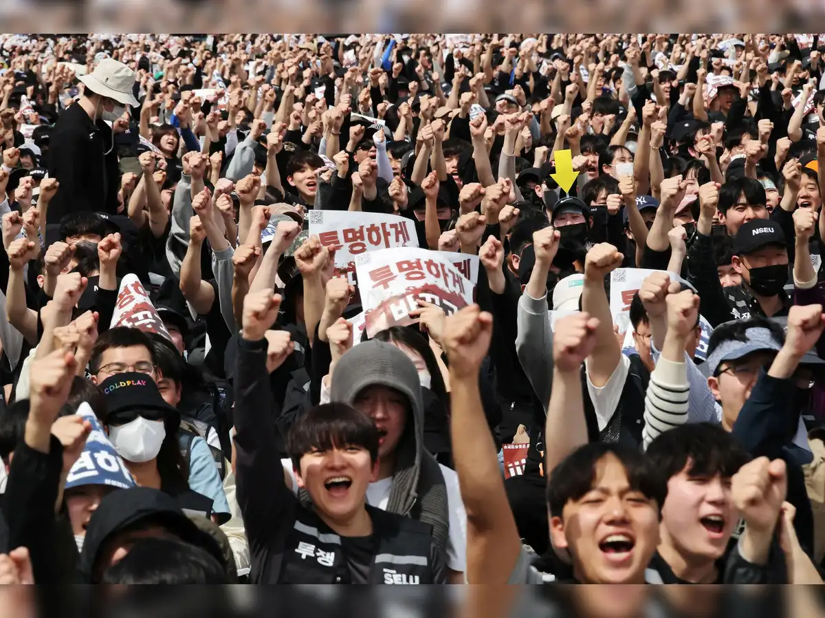 Samsung's chip output dropped amid workers' rally, union says - The ...