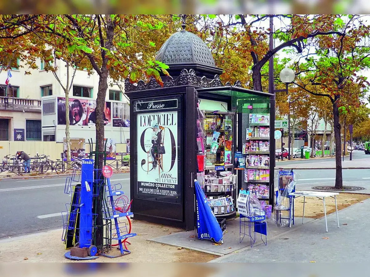 magazine kiosk: Newspaper kiosk in Paris - The Economic Times