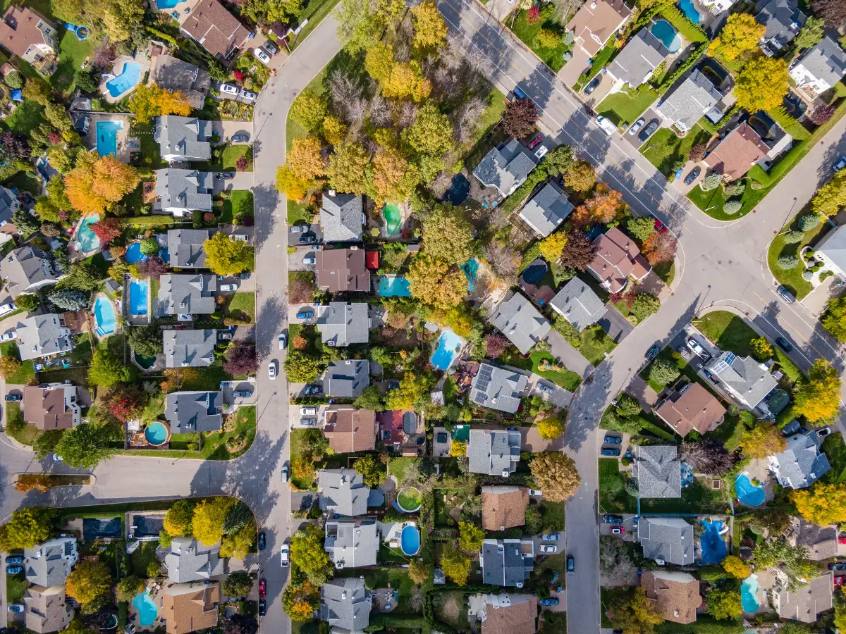 Canadian home buyers return to fixed-rate loans as economy wobbles ...