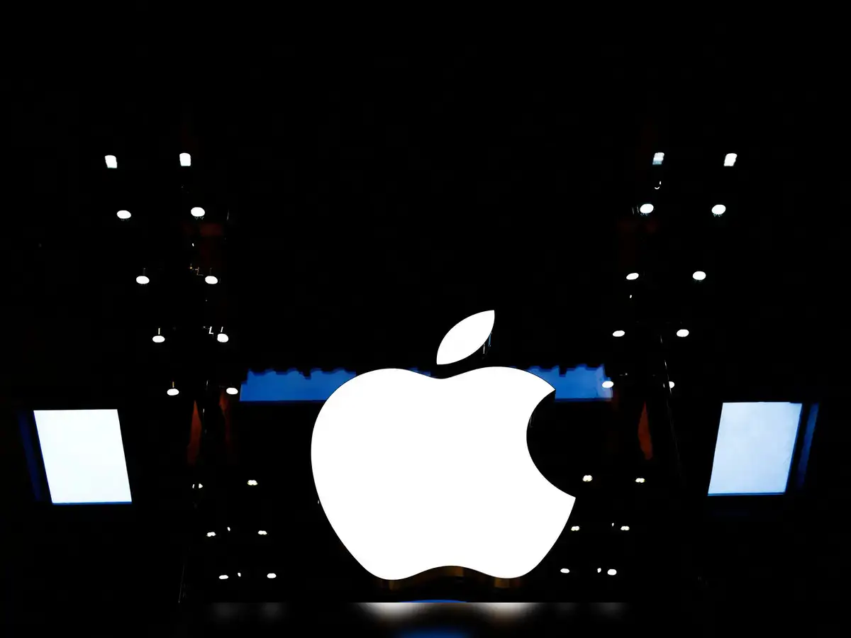 Apple: Google monopoly ruling could help Apple defense in antitrust ...