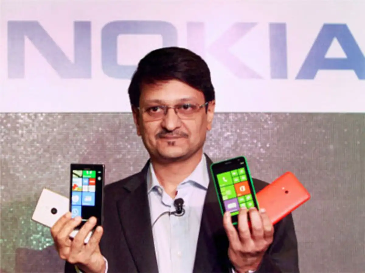 Nokia launches Lumia 925 & 625 in Chennai - The Economic Times