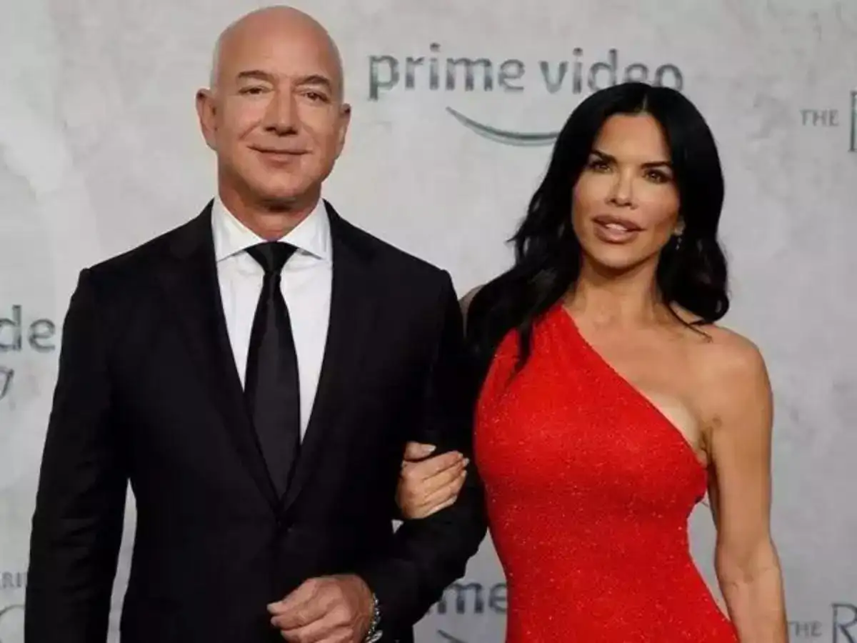 jeff bezos gf: Jeff Bezos engaged to girlfriend Lauren Sanchez: report ...