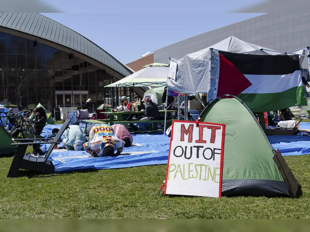 Pro-Palestinian protests sweep US college campuses following mass ...