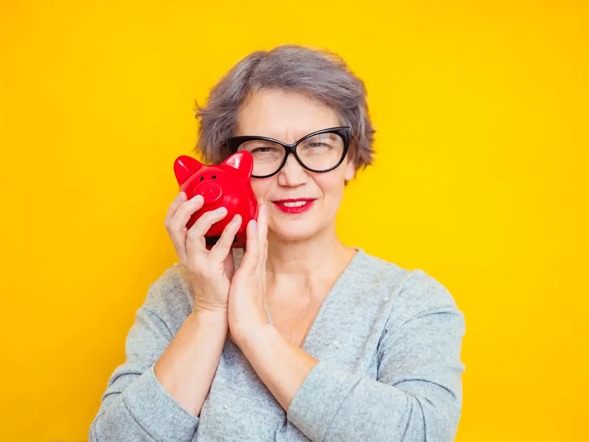 SCSS vs senior citizen FDs of SBI, HDFC Bank, ICICI Bank, Axis Bank ...