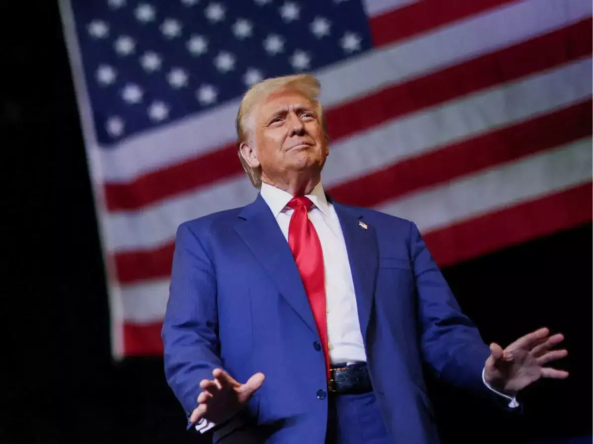 Trump welcomes new citizens to US, urges them to ‘Defend American ...