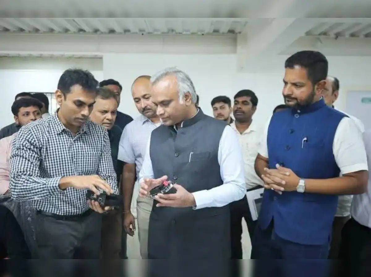 Karnataka begins rollout of AI-ready KEO PCs, first batch of 2,000 ...